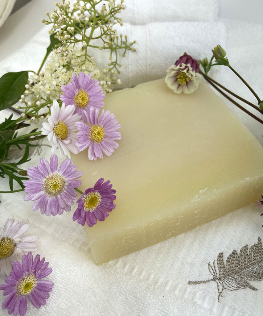 Melt and Pour - Certified Organic Soap Base - 1Kg - Lotus Oils New Zealand